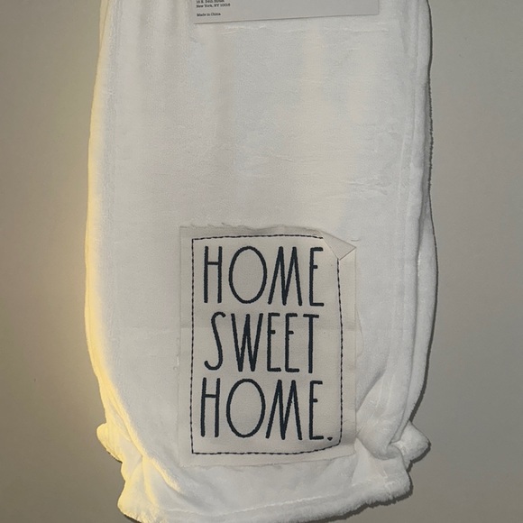 Rae Dunn | Bedding | Rae Dunn Home Sweet Home White Blanket | Poshmark